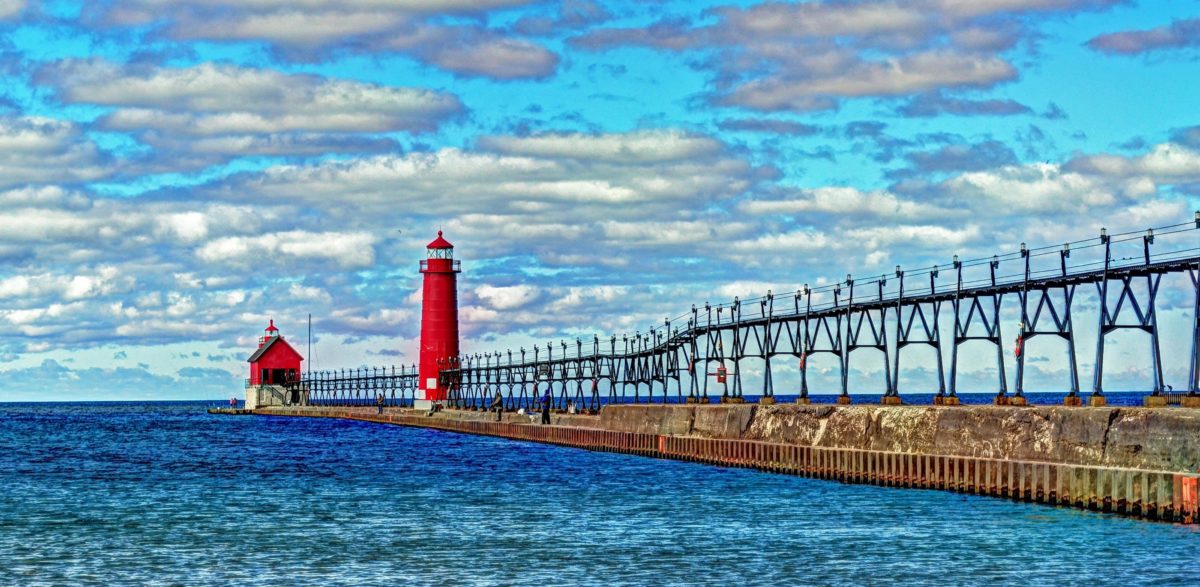 cropped-lighthouse_grand_haven_pier.jpg – Umingmaq Paddle Touring Center